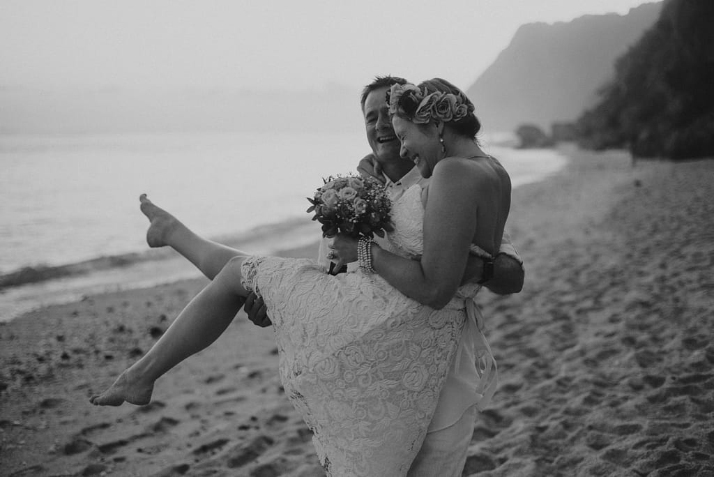 Bali Simple Beach Elopement or Renewal Vows - Eloping in Bali - Small ...